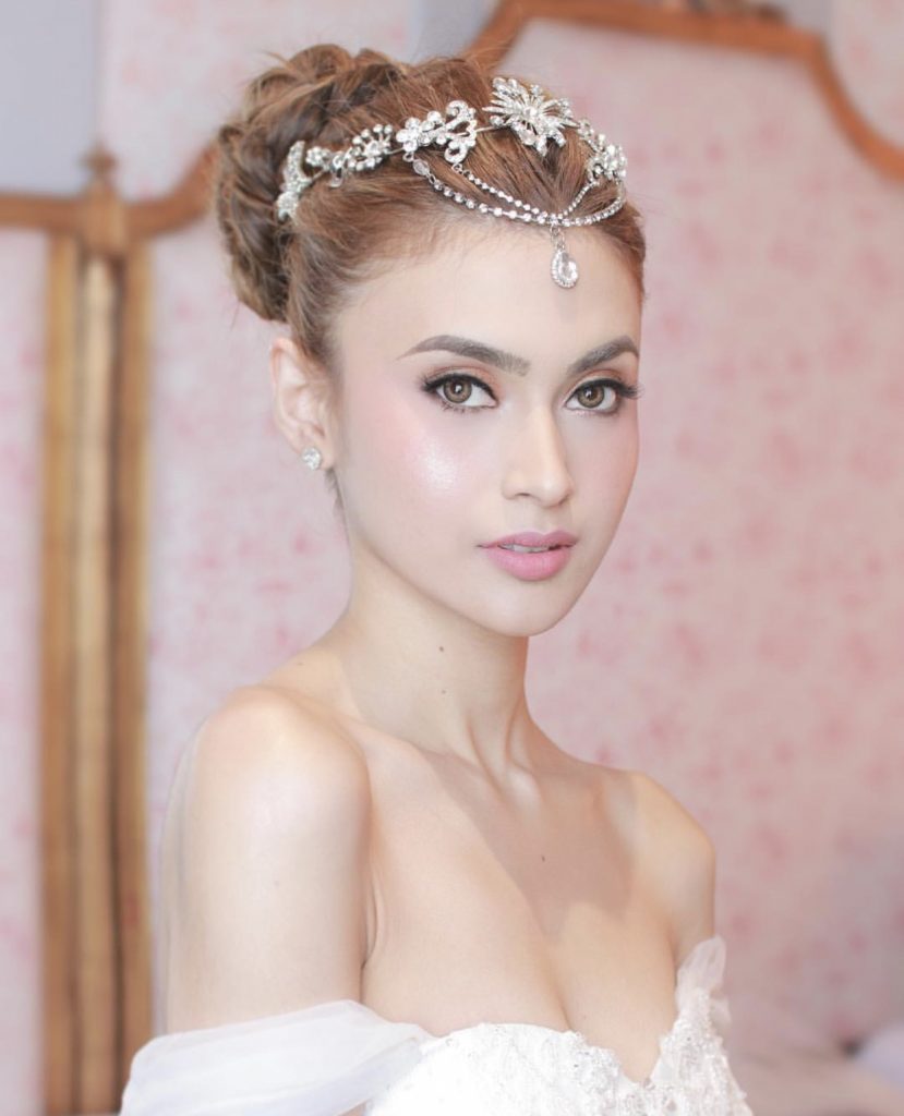 bridal makeup Archives - Wedding Essentials